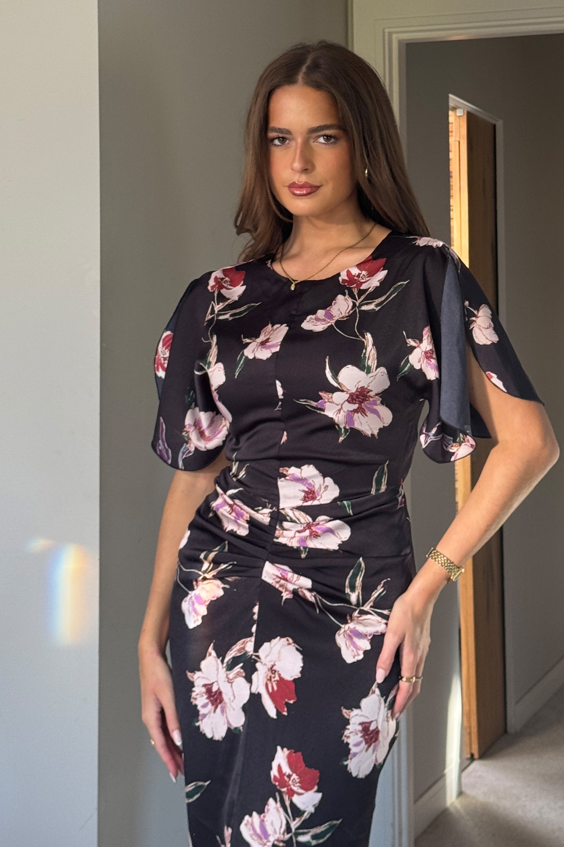 Cleo Ruched Detail Midi Dress In Oriental Floral